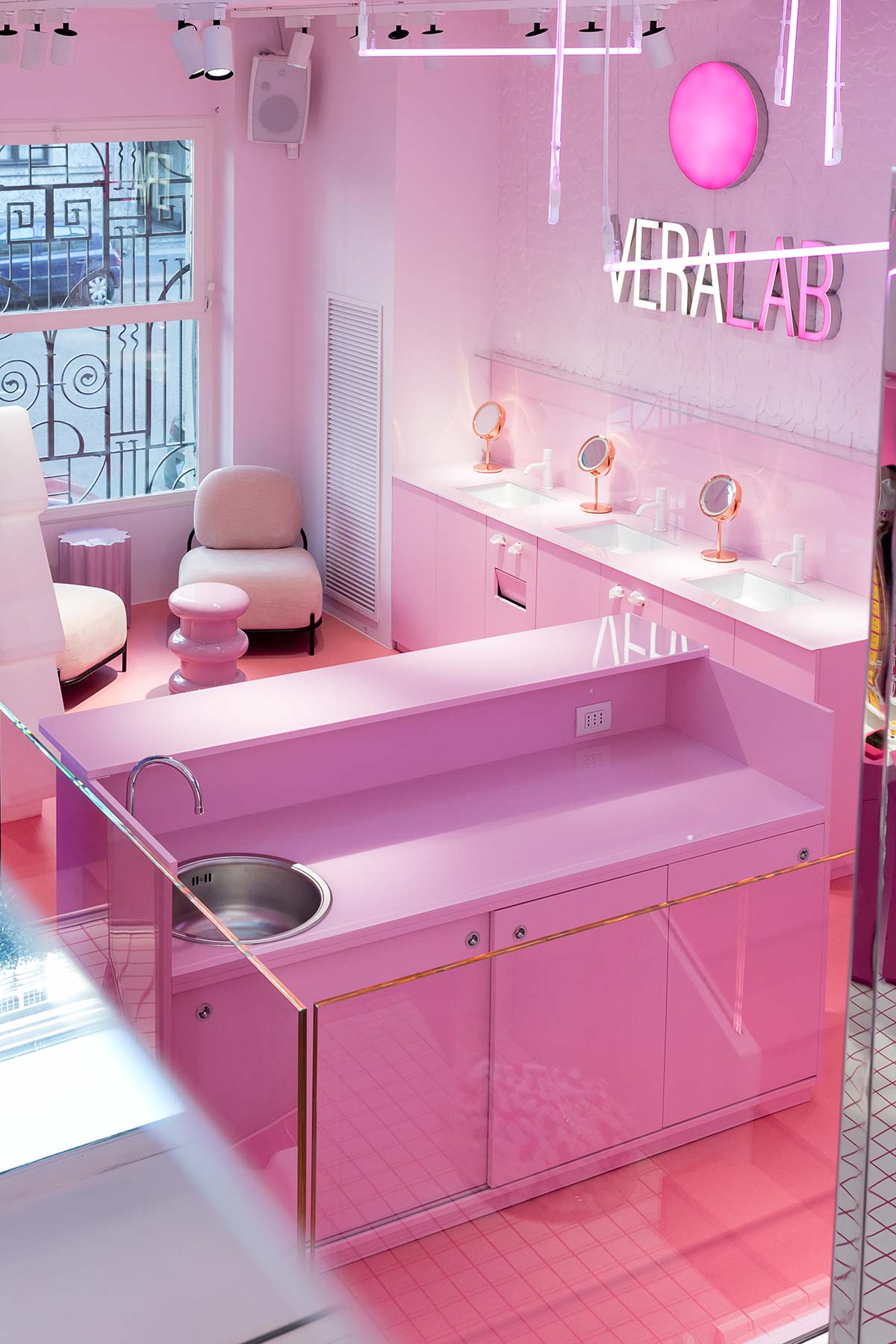 Veralab Flagship Store - Luxury RetailLuxury Retail