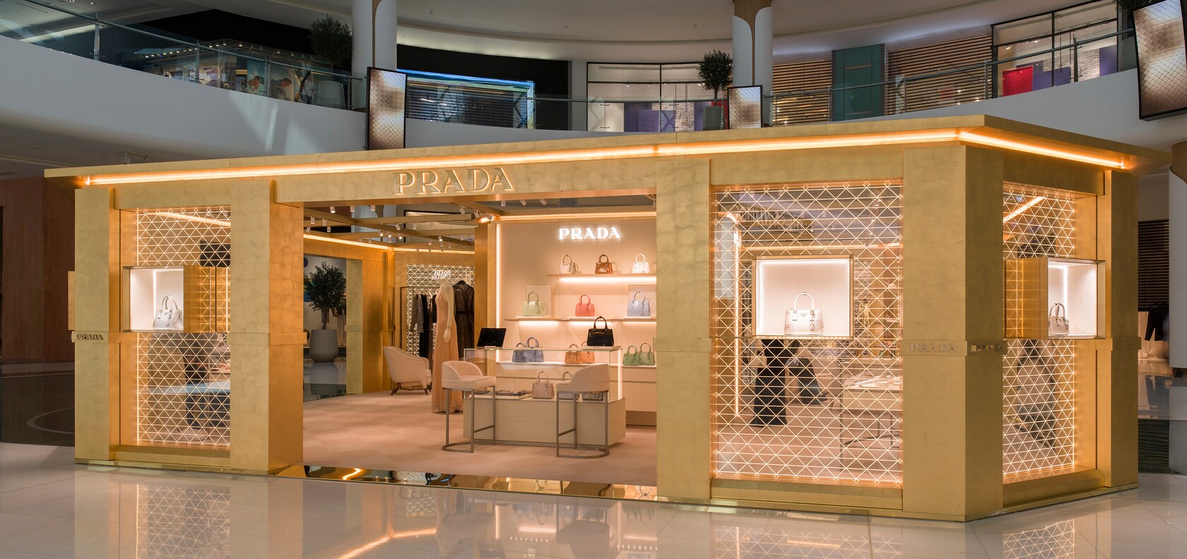 “Prada Shine” Pop-Up In Dubai At Dubai MallLuxury Retail