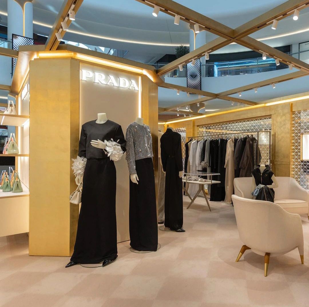 “Prada Shine” Pop-Up In Dubai At Dubai MallLuxury Retail