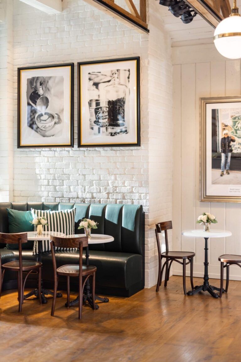Ralph’s Coffee Café in SingaporeLuxury Retail